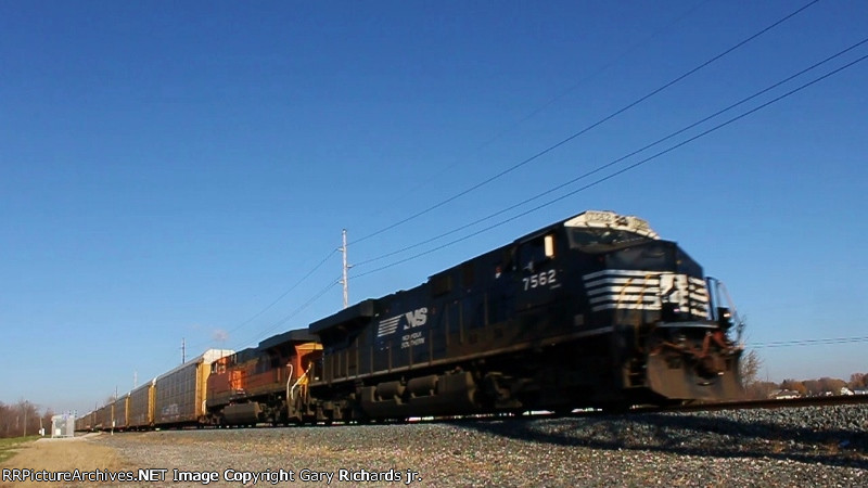 NS 7562 & BNSF 6063